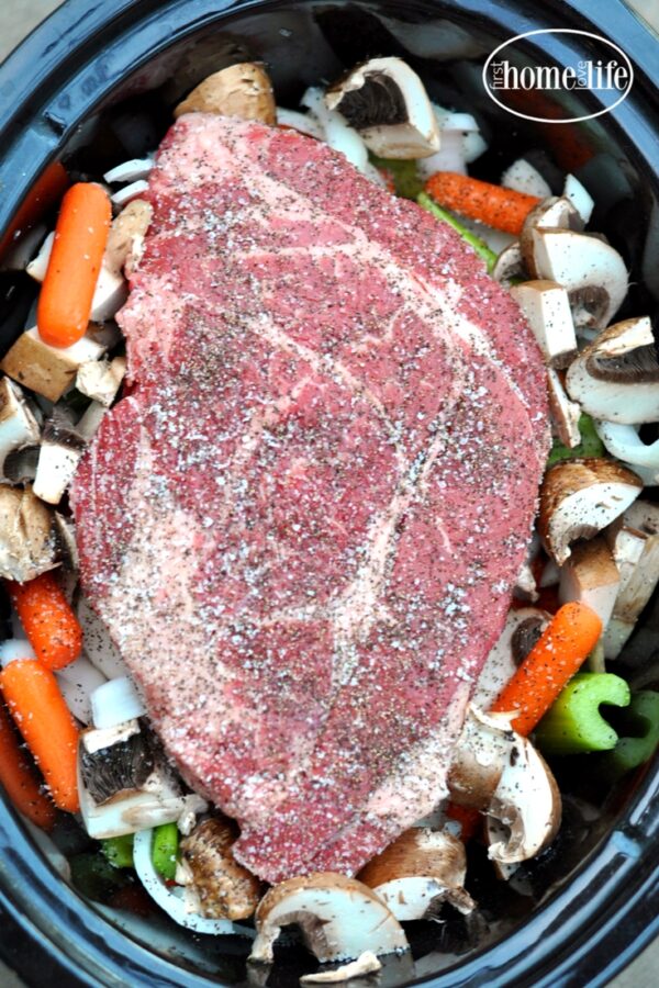 easy crock pot pot roast recipe via firsthomelovelife.com - First Home ...